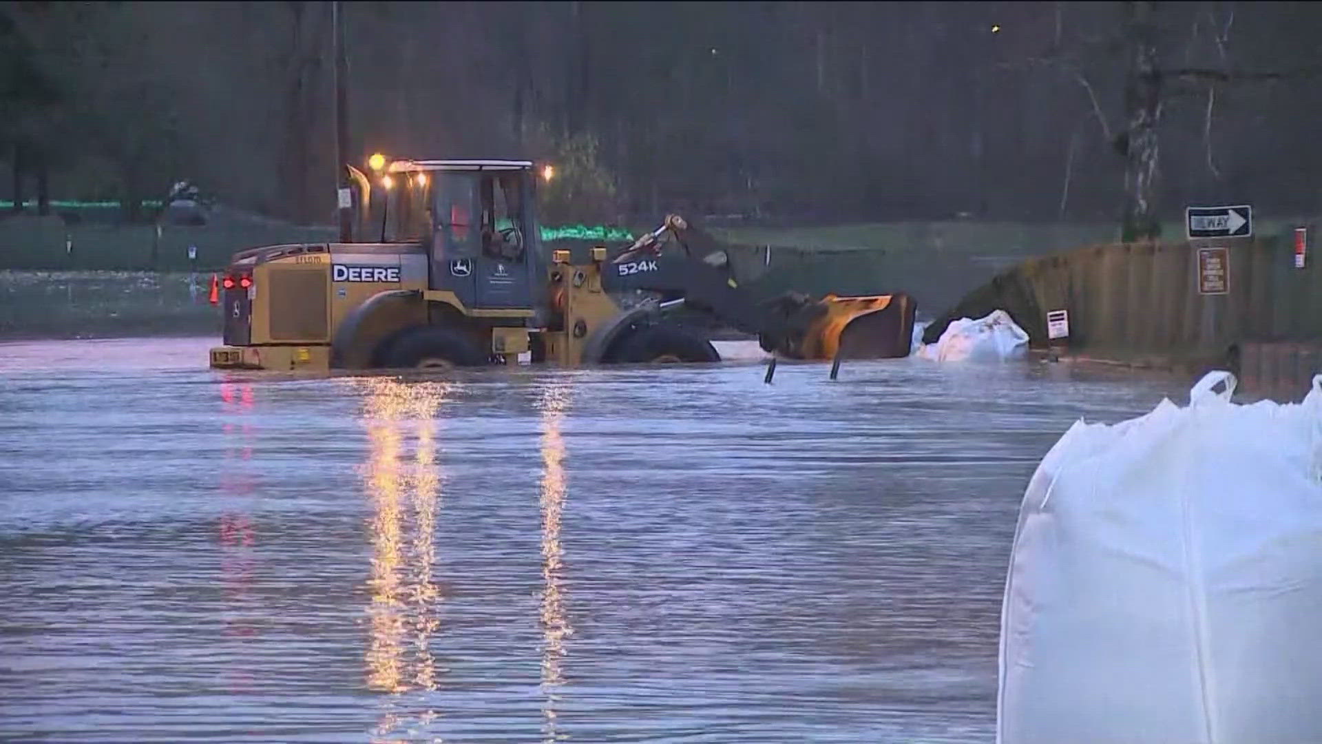 Levee failure on White River prompts 'Go Now' evacuations in Washington