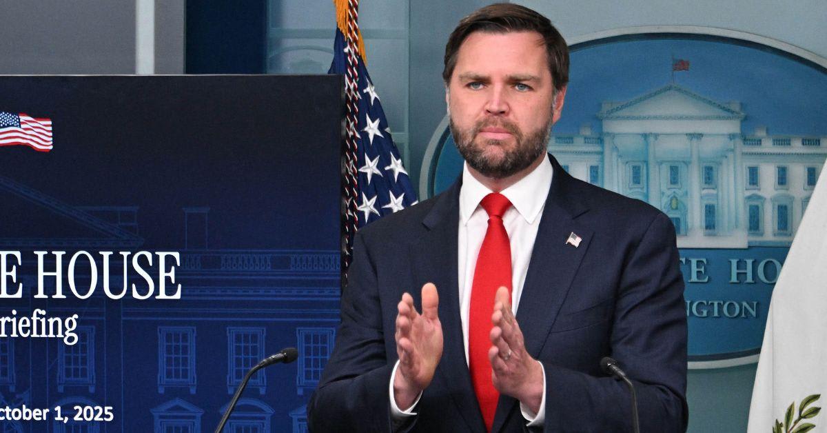 JD Vance has snarky response after Donald Trump's chief of staff claims ...