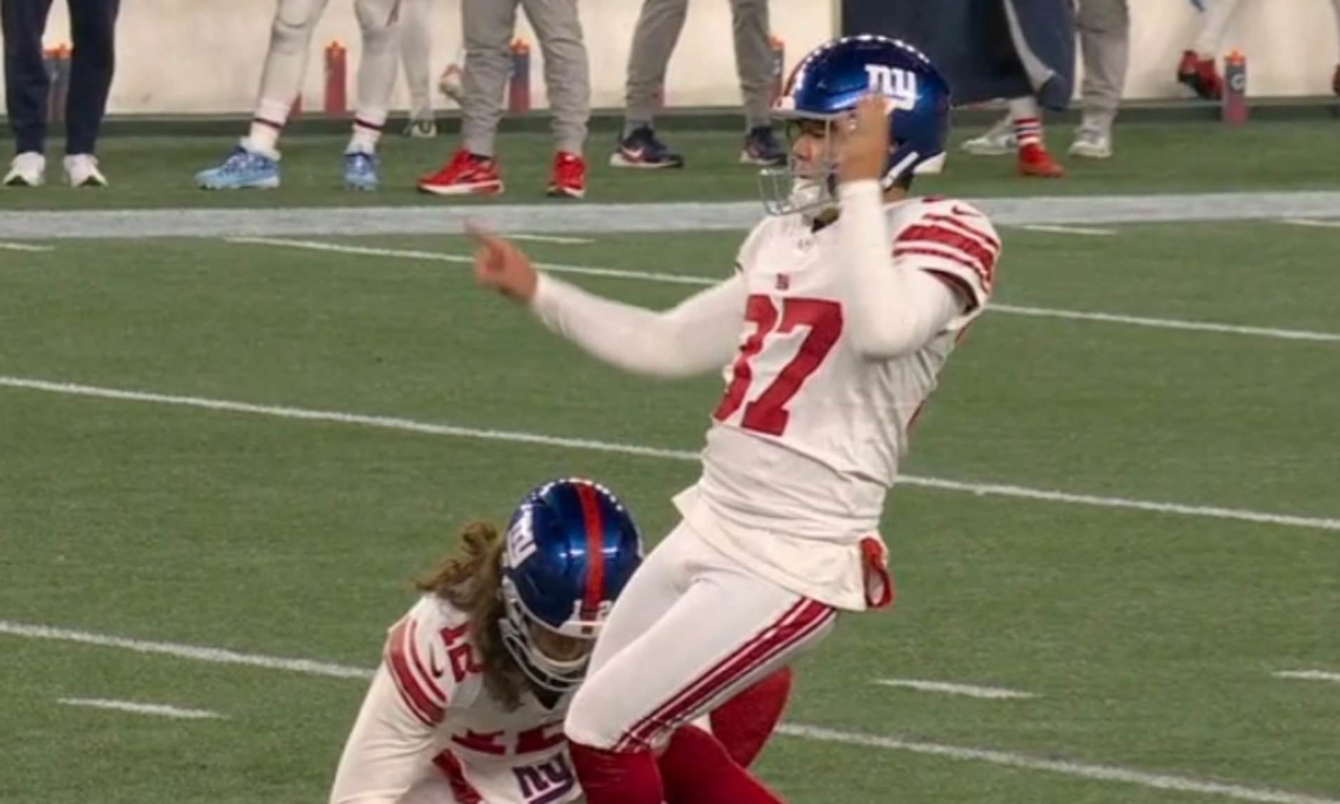 New York Giants release kicker who became an NFL laughingstock with ...