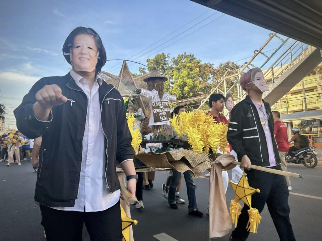 Recycled props star in UP Cebu holiday lantern parade