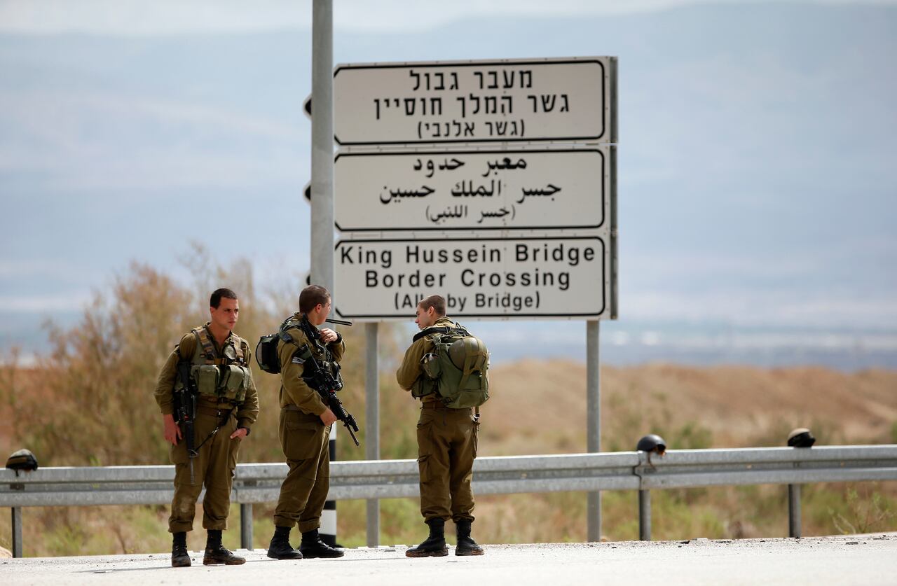 Canadian delegation, including MPs, denied entry to West Bank
