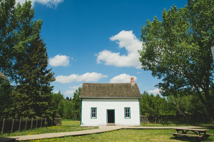 15 bad habits that are destroying your home