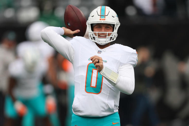 Zach Wilson gushes over wife in birthday post as Dolphins questions ...