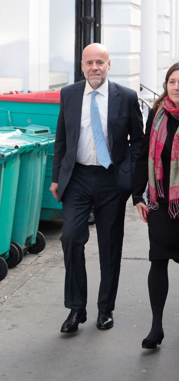 SAS hero battles heiress ex-wife to keep £27m gift from her estranged ...