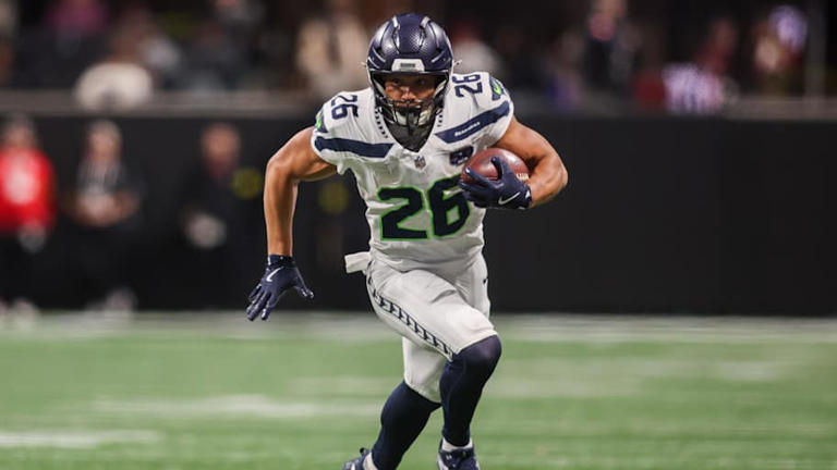 Fantasy football week 16 start ‘em, sit ‘em: Blake Corum vs. Zach ...