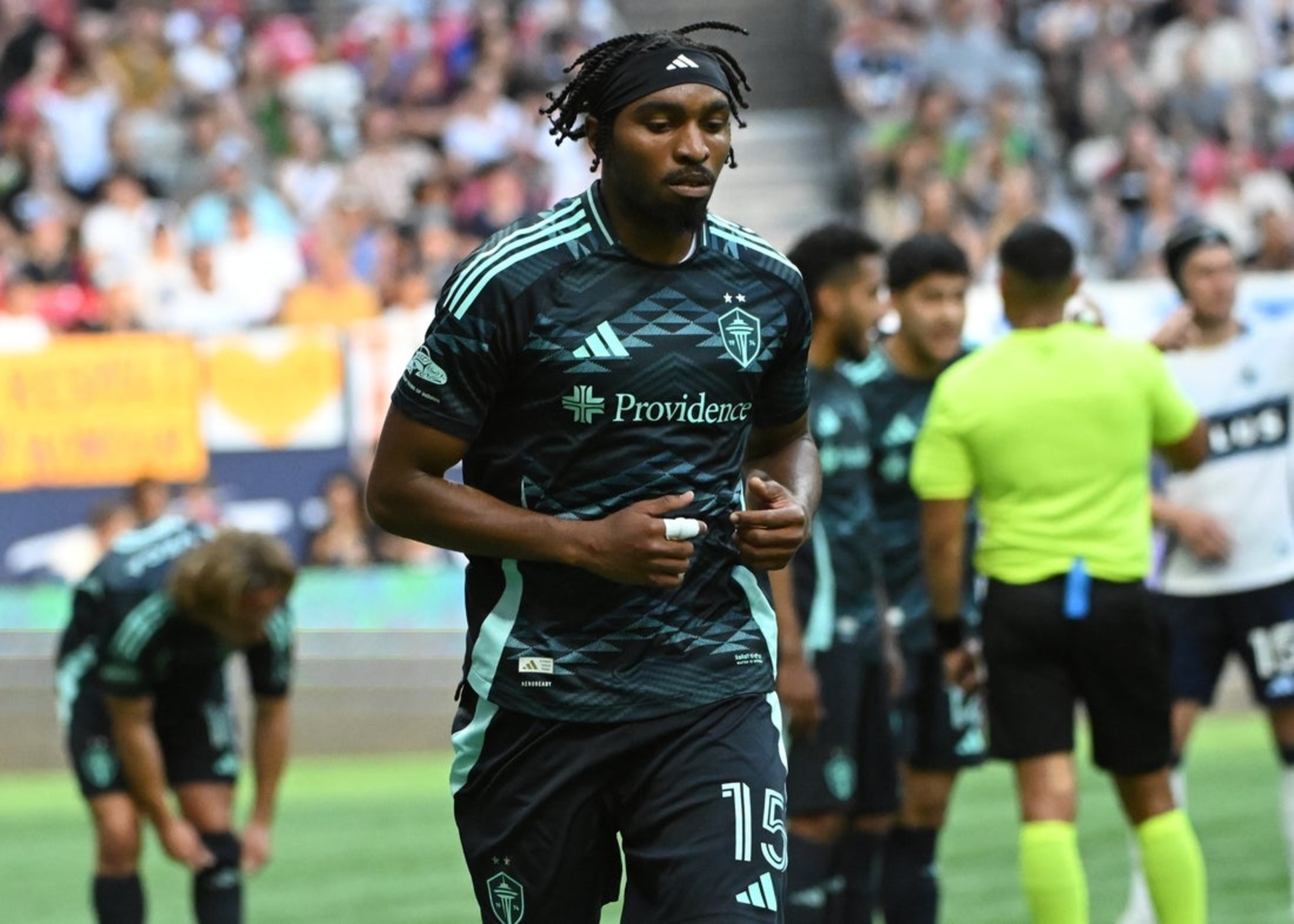 Austin FC sign veteran D Jon Bell through 2028