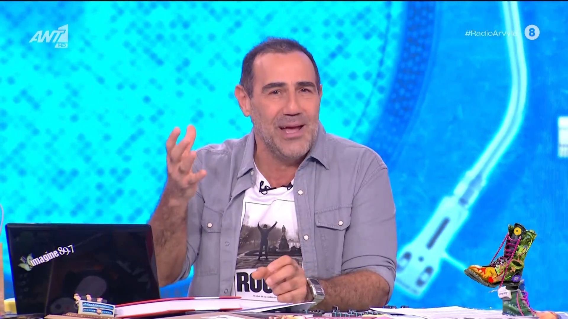 Απορεί με τα κλάματα στο GNTM ο Κανάκης: «Μάλλον εμείς είμαστε σε ένα ...