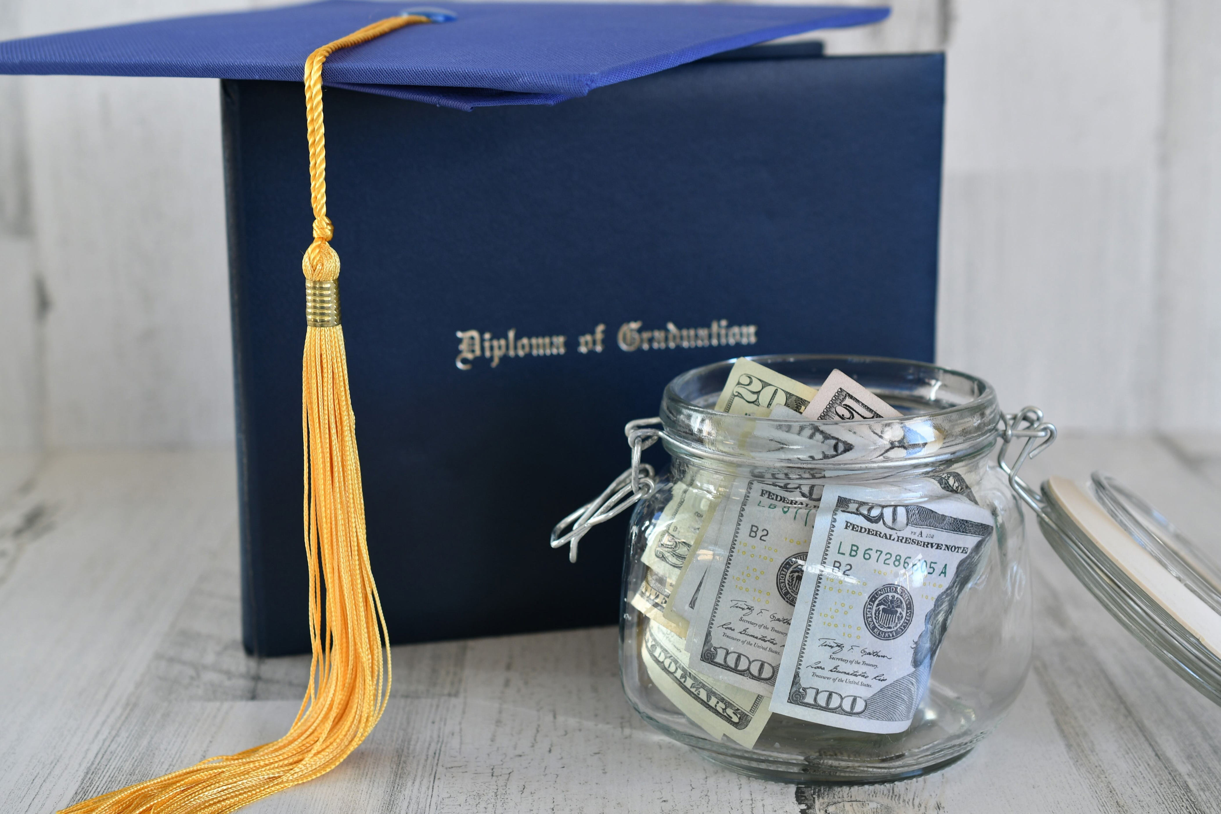 Madre es acusada de quedarse con USD 11.600 de la fiesta de graduación ...