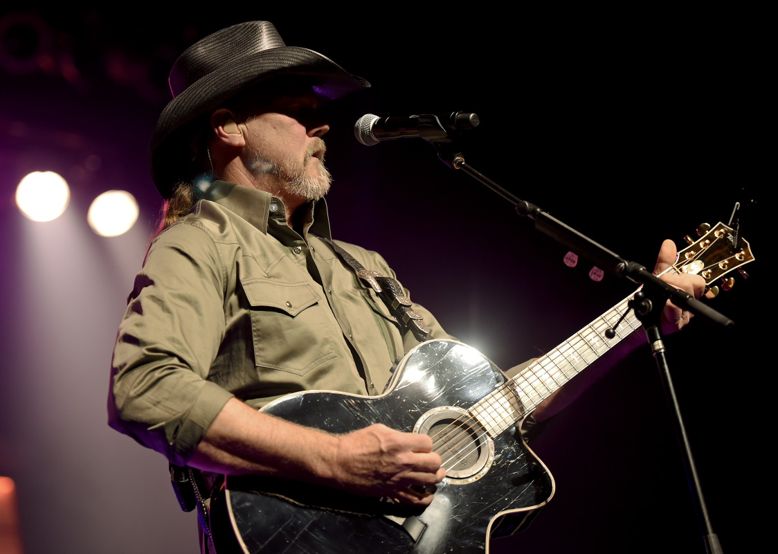 Country music star beats industry odds to celebrate 30-year milestone ...