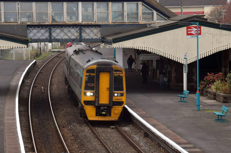 New transport hub for Llanelli railway station gets the go-ahead