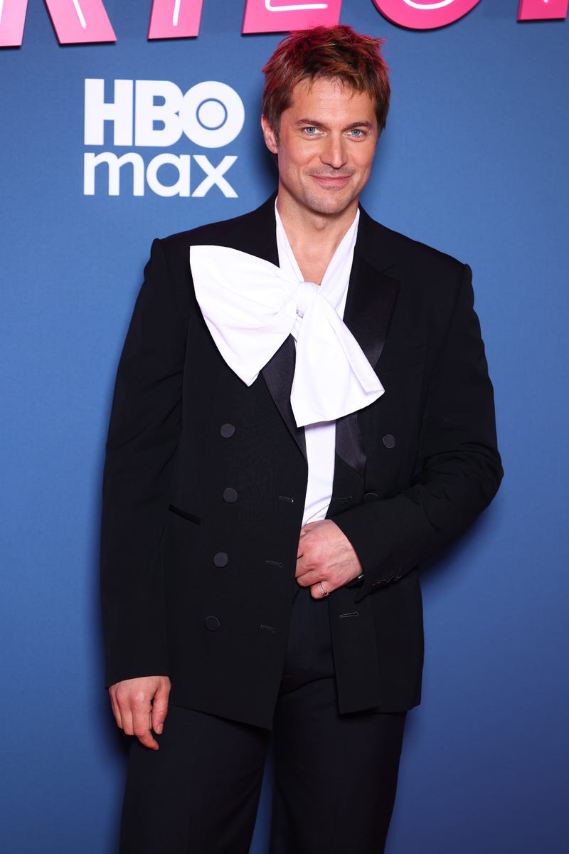Who are the ‘Emily in Paris’ cast members dating? All about their real ...