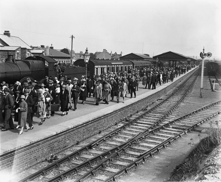 10 nostalgic pictures of Weston-super-Mare in bygone days