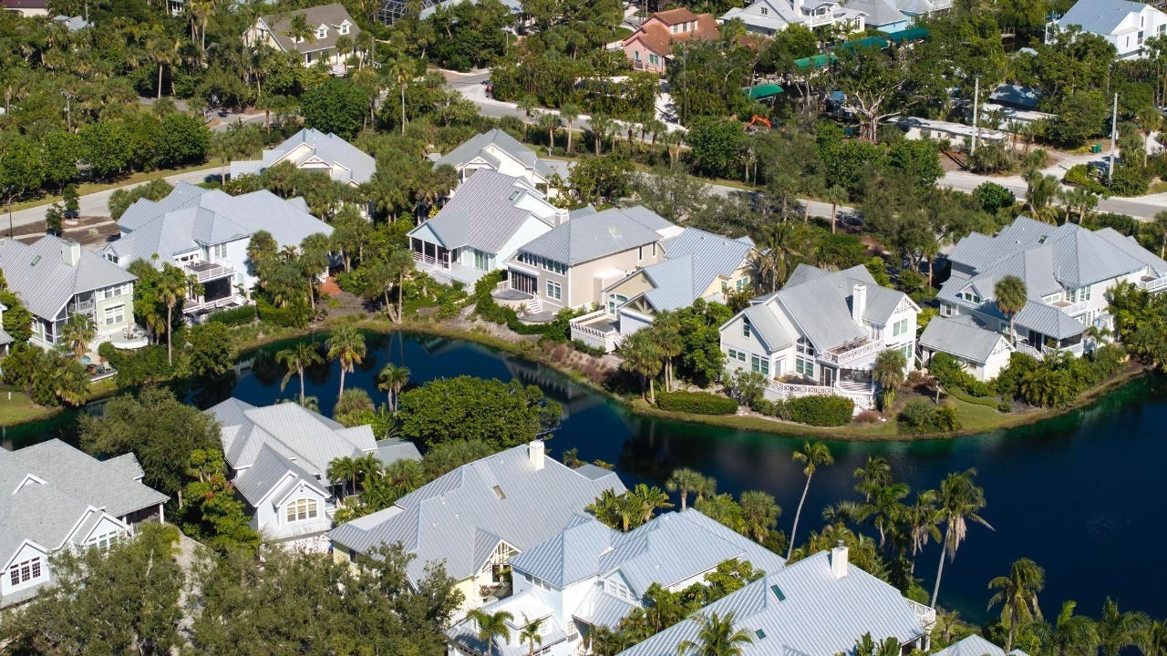 10 places people move for a cheaper life