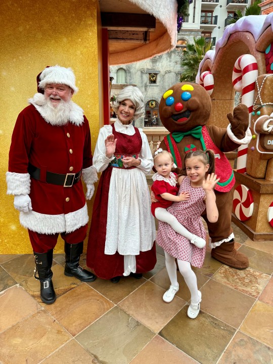 Ice! at Gaylord Texan showcases ELF in dazzling ice sculptures