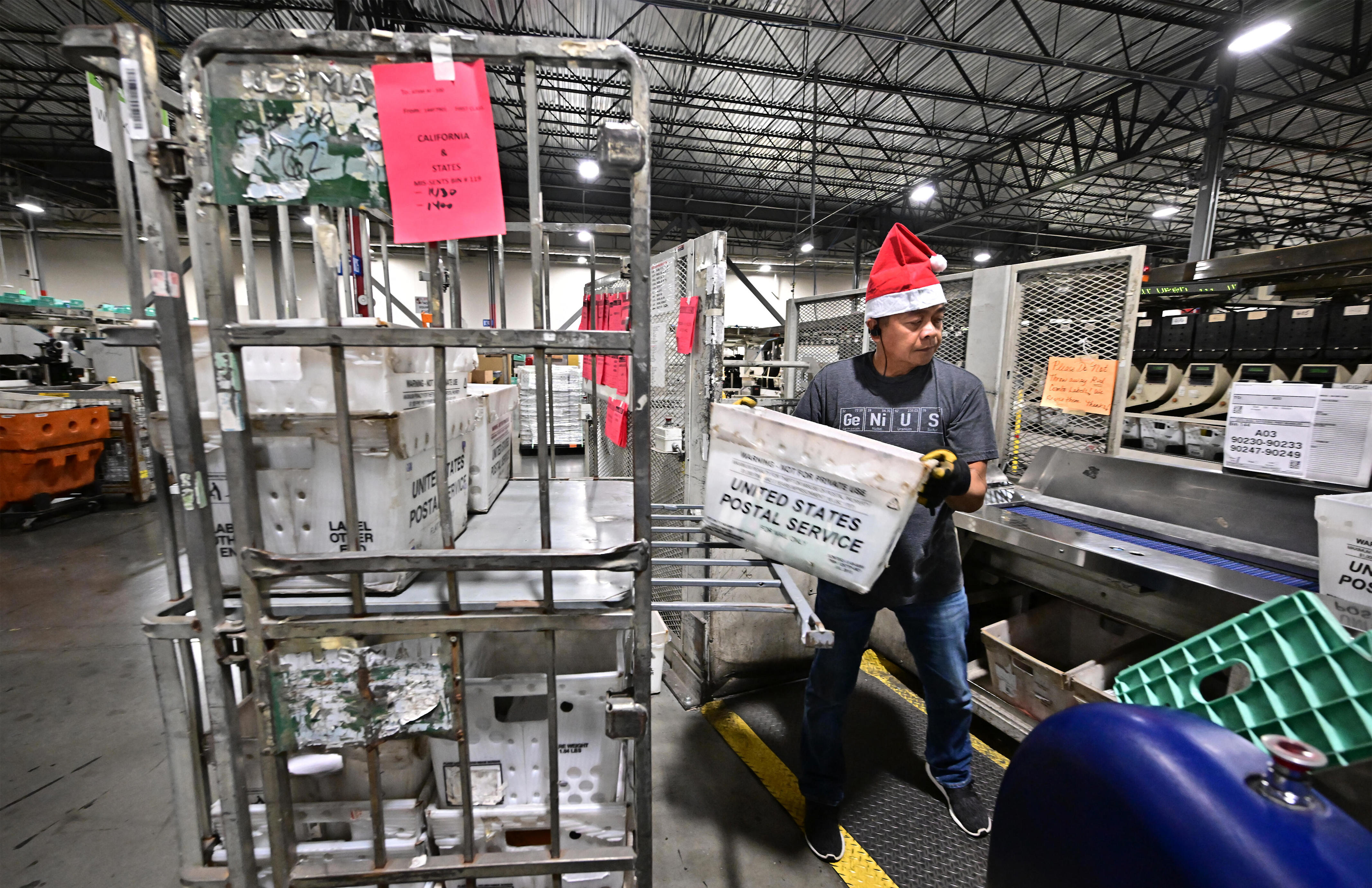 Christmas shipping deadlines approaching for UPS, FedEx, USPS