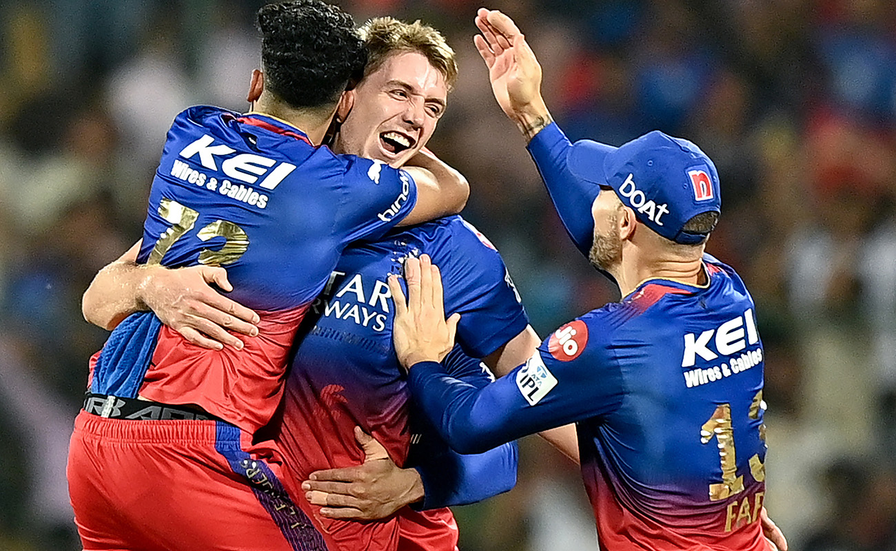 Steve Smith cops stunning snub as Cameron Green stripped of $1.2 ...