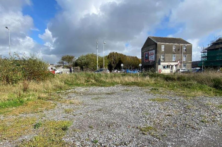 New transport hub for Llanelli railway station gets the go-ahead