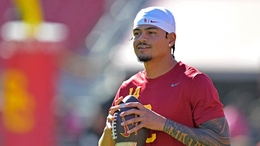 $2.1 million college football QB announces return to Big Ten program