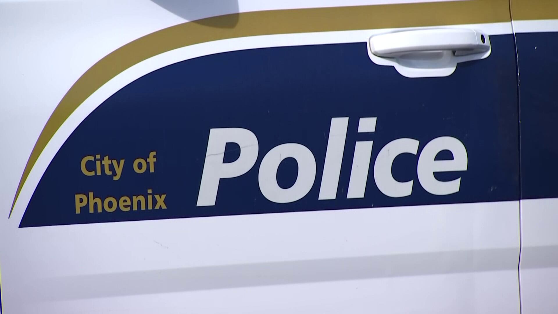 Man hospitalized after being stabbed in Phoenix, police say