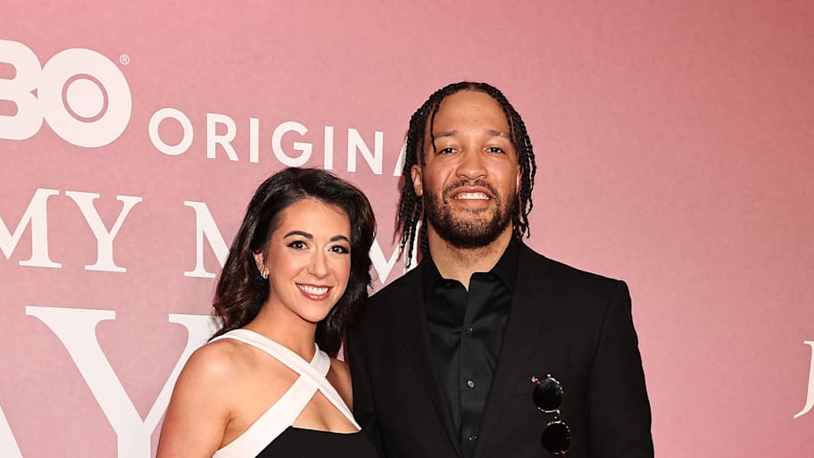 Jalen Brunson's wife Ali shows off head-to-toe Knicks outfit before NBA ...