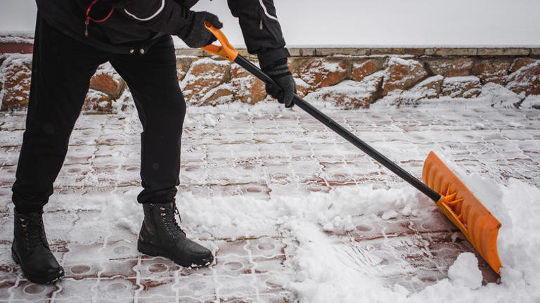 The types of driveways that are easiest to shovel snow on