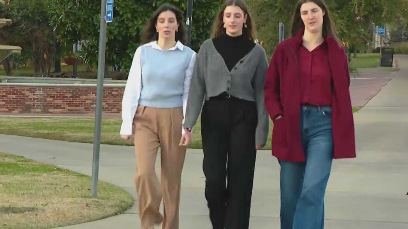 Three sisters graduate together at Texas Woman’s University in surprise ...