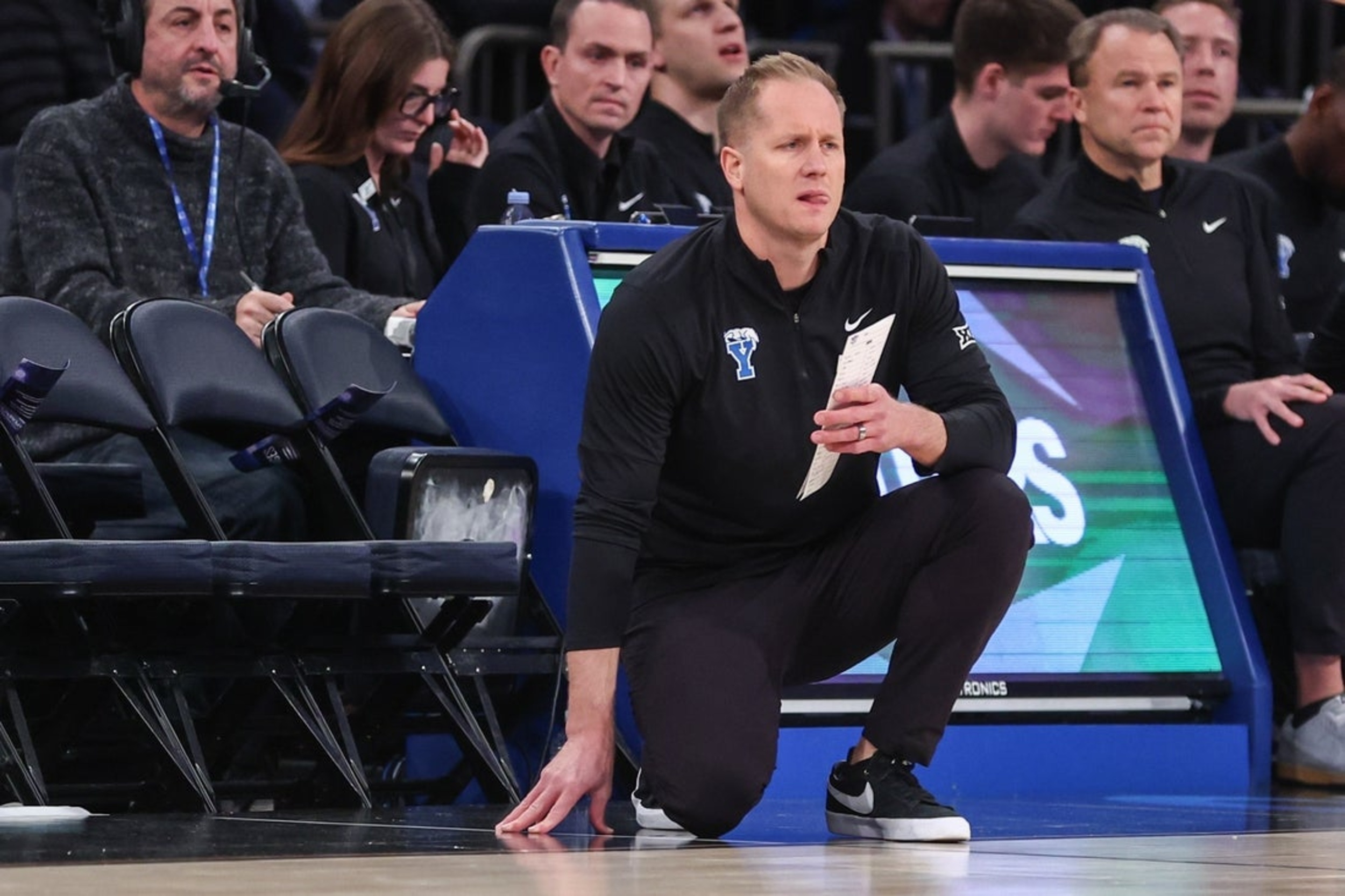 Richie Saunders goes off as No. 9 BYU routs Arizona State