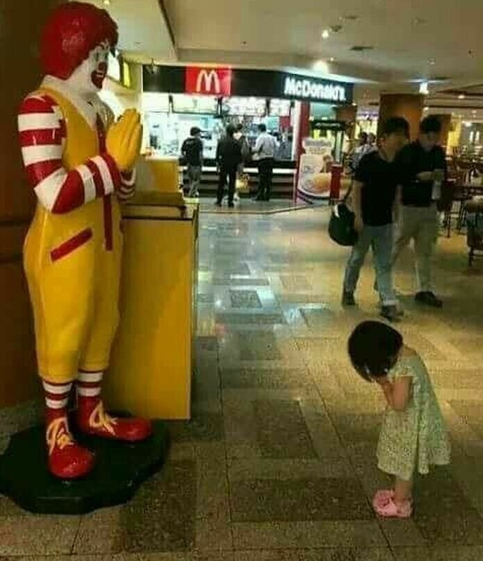 Photos showing common sense left humanity behind