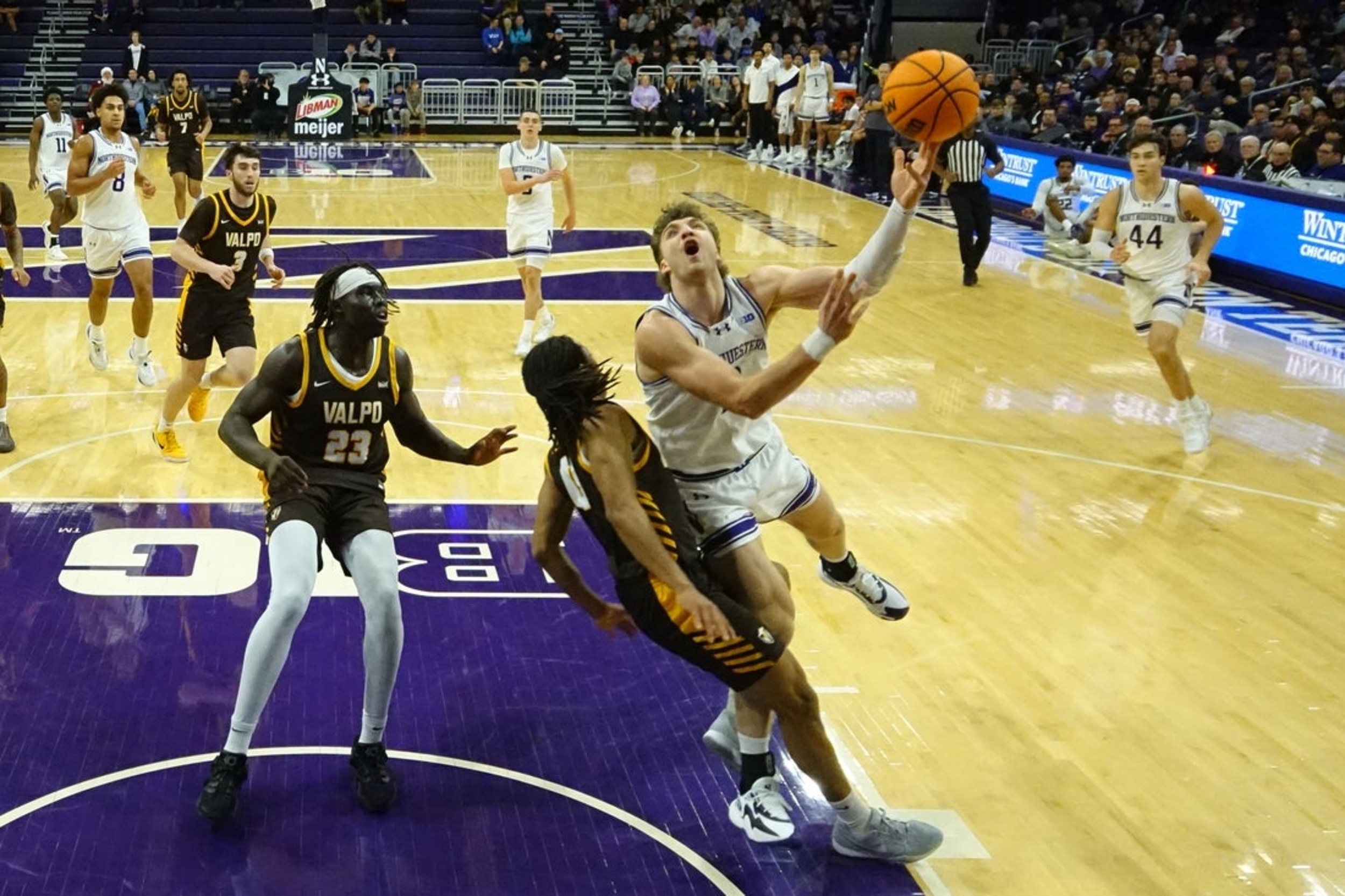 Nick Martinelli, Northwestern run past Valparaiso