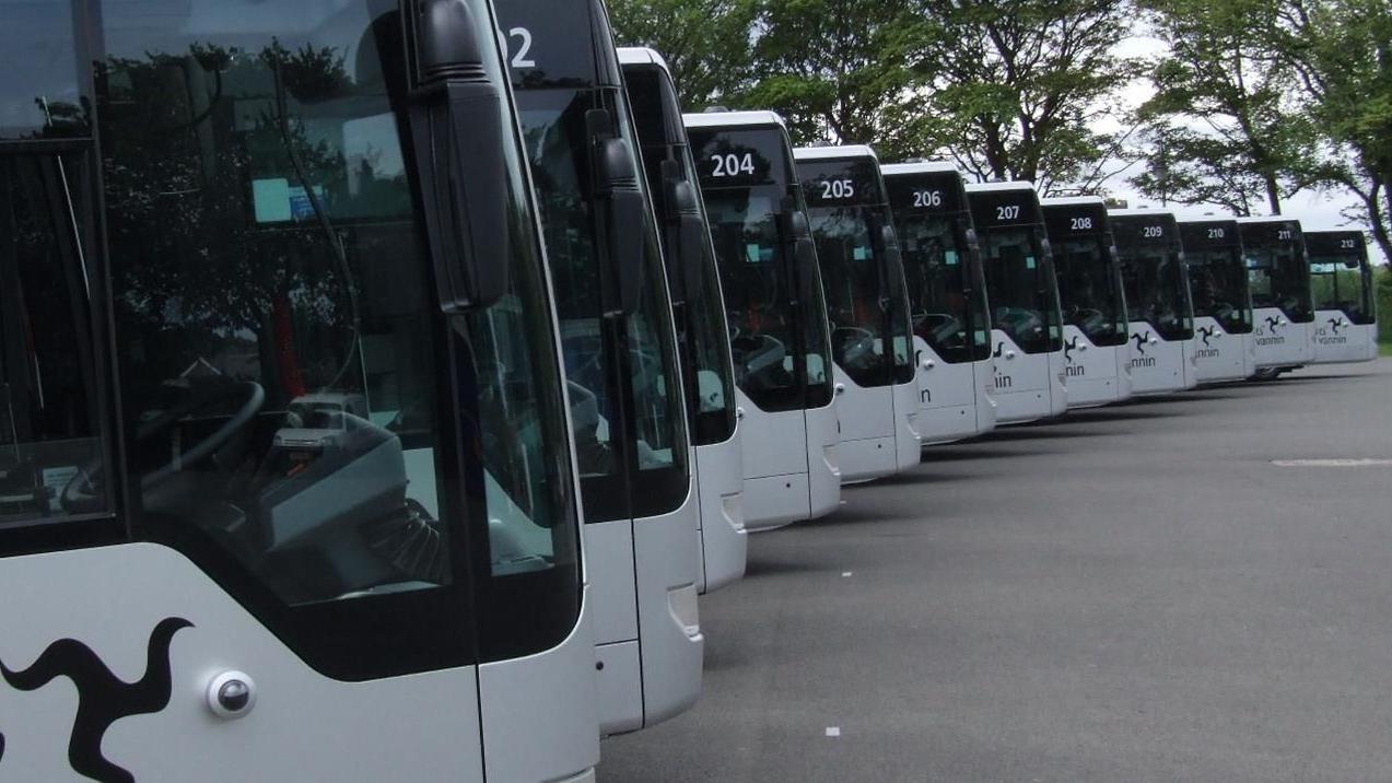 No 'immediate threat' of disruption in bus dispute