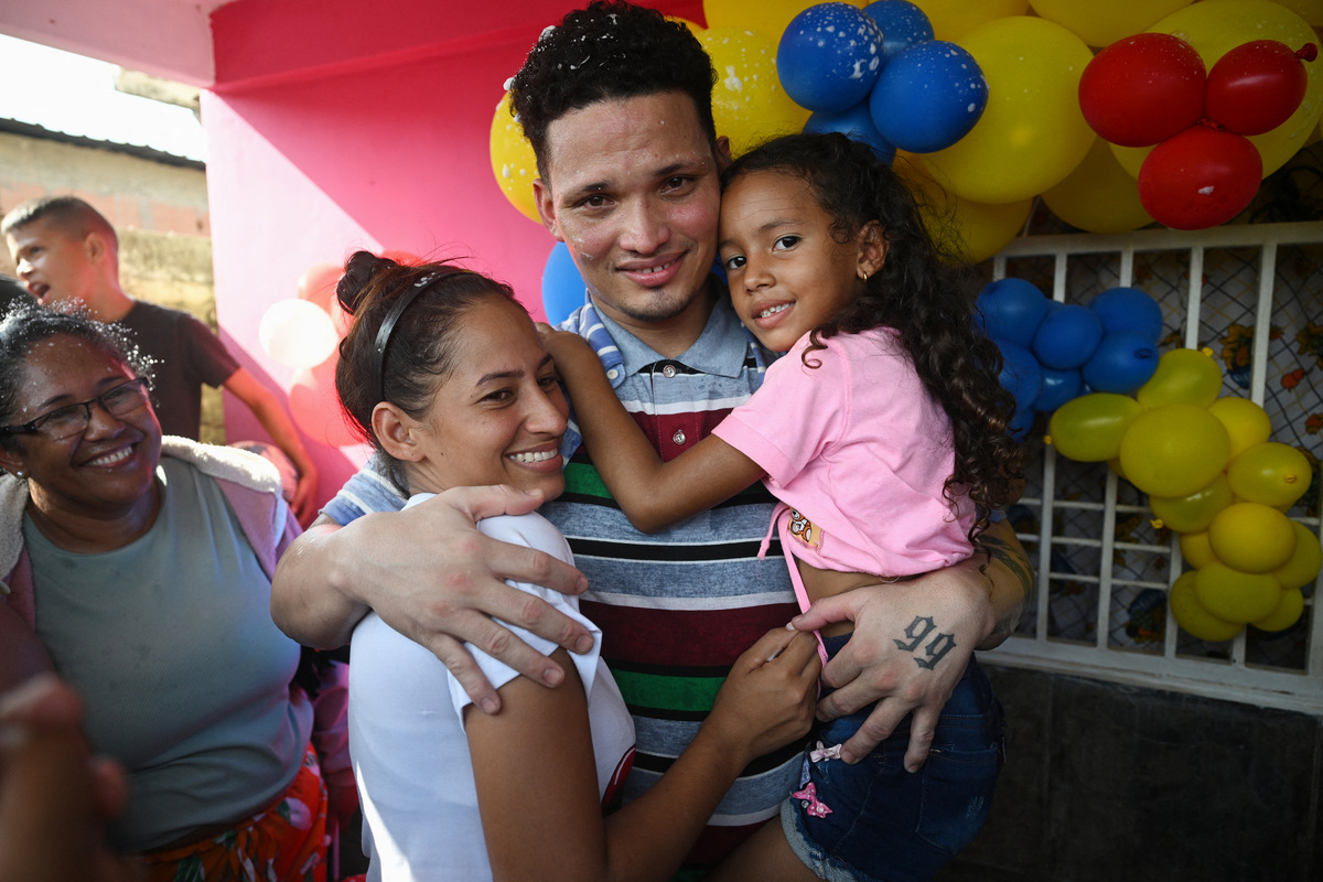 Venezuelan migrants make emotional return after "complete torture" in ...