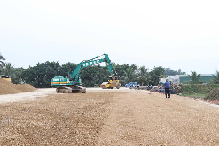 New airport terminal to cost $300M more than early estimate