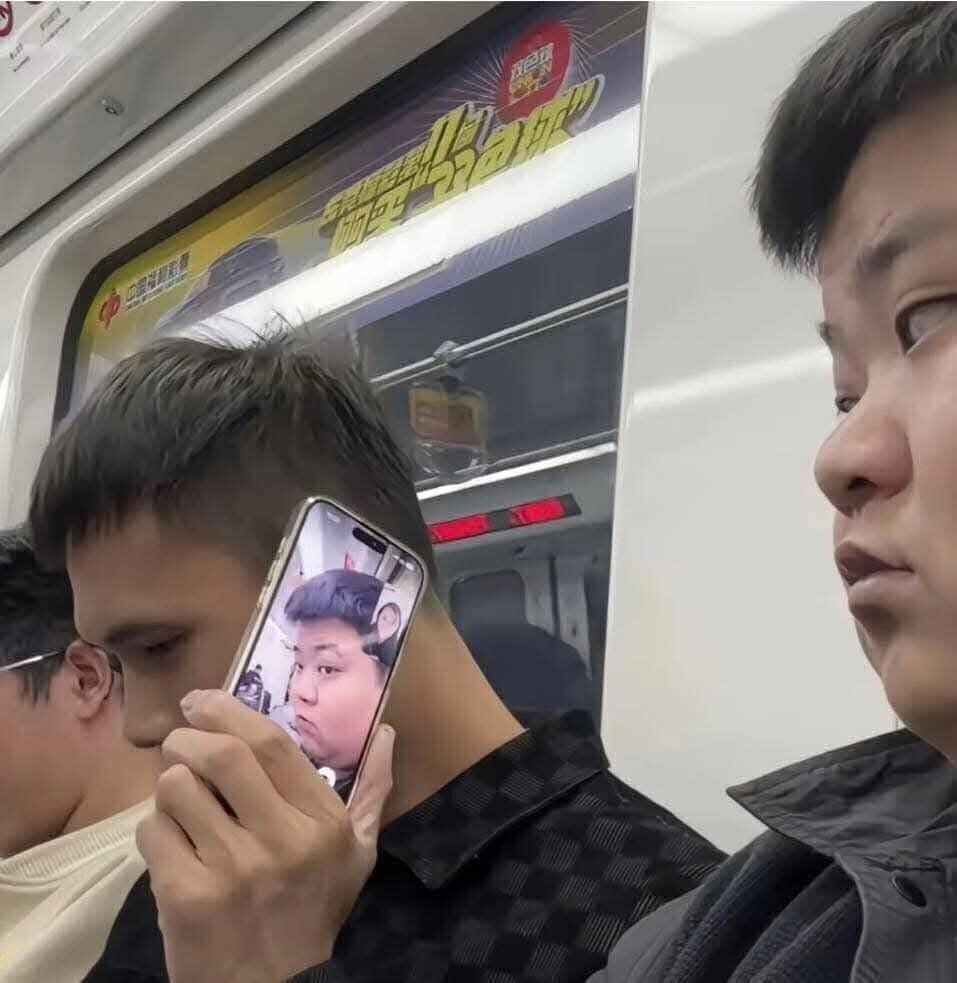 Photos showing common sense left humanity behind