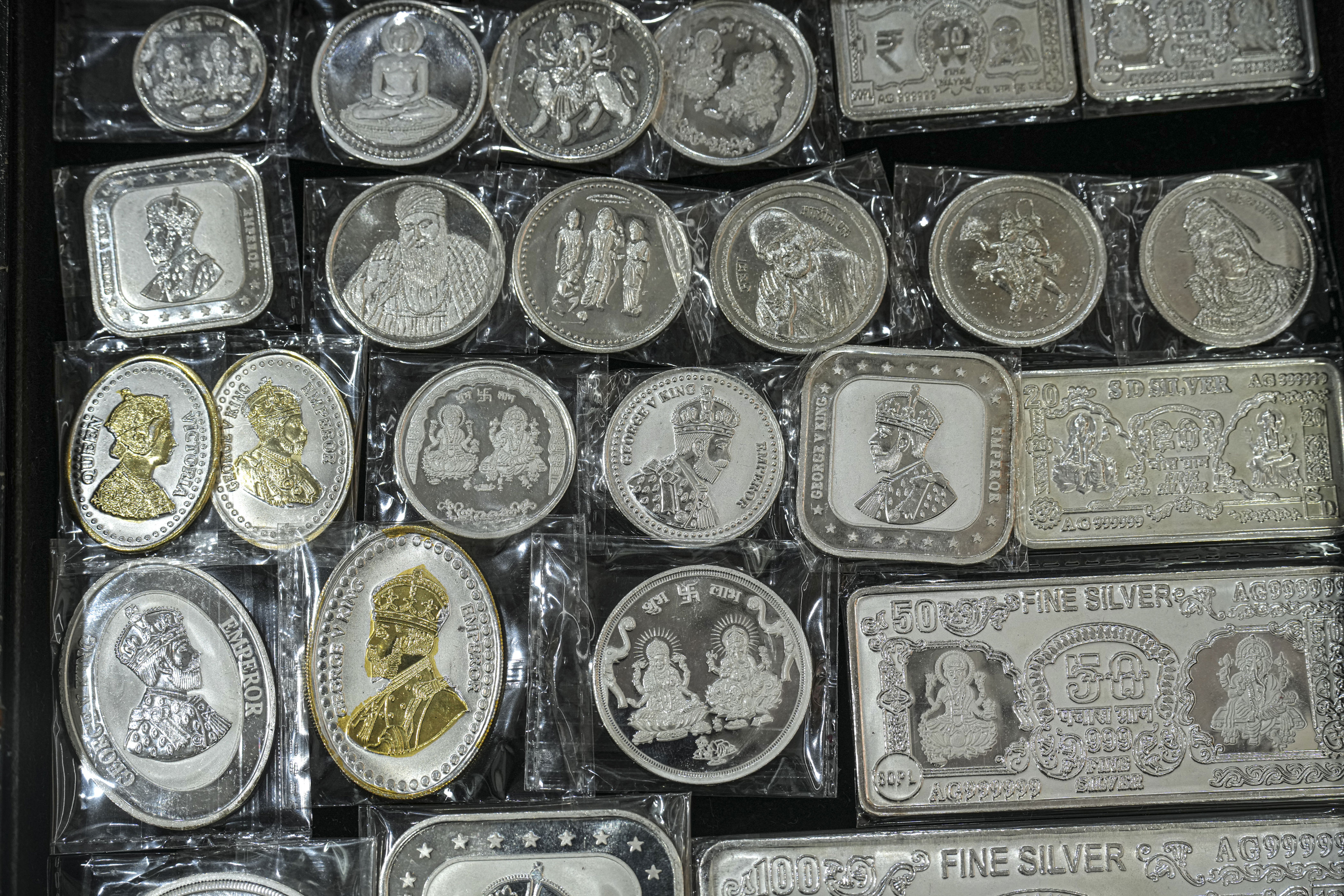 Silver futures hit new peak of Rs 2.32 lakh/kg as global prices cross ...