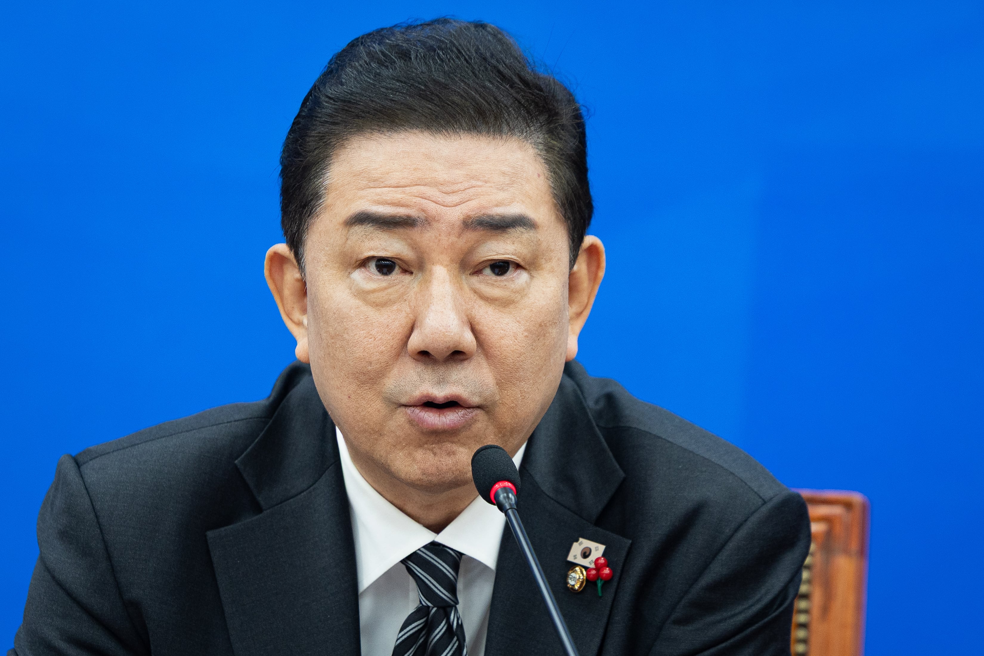 Democratic Party leader Kim Byung-kee clarifies 700,000 won meal with ...