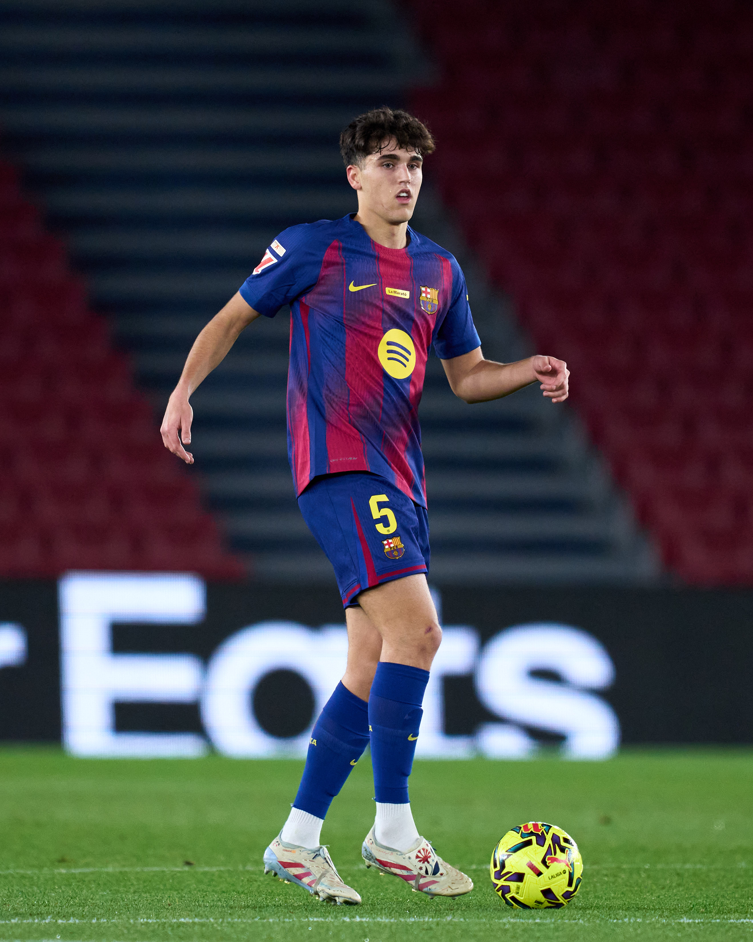 Pau Cubarsí reaches 100 matches with Barcelona at the age of just 18