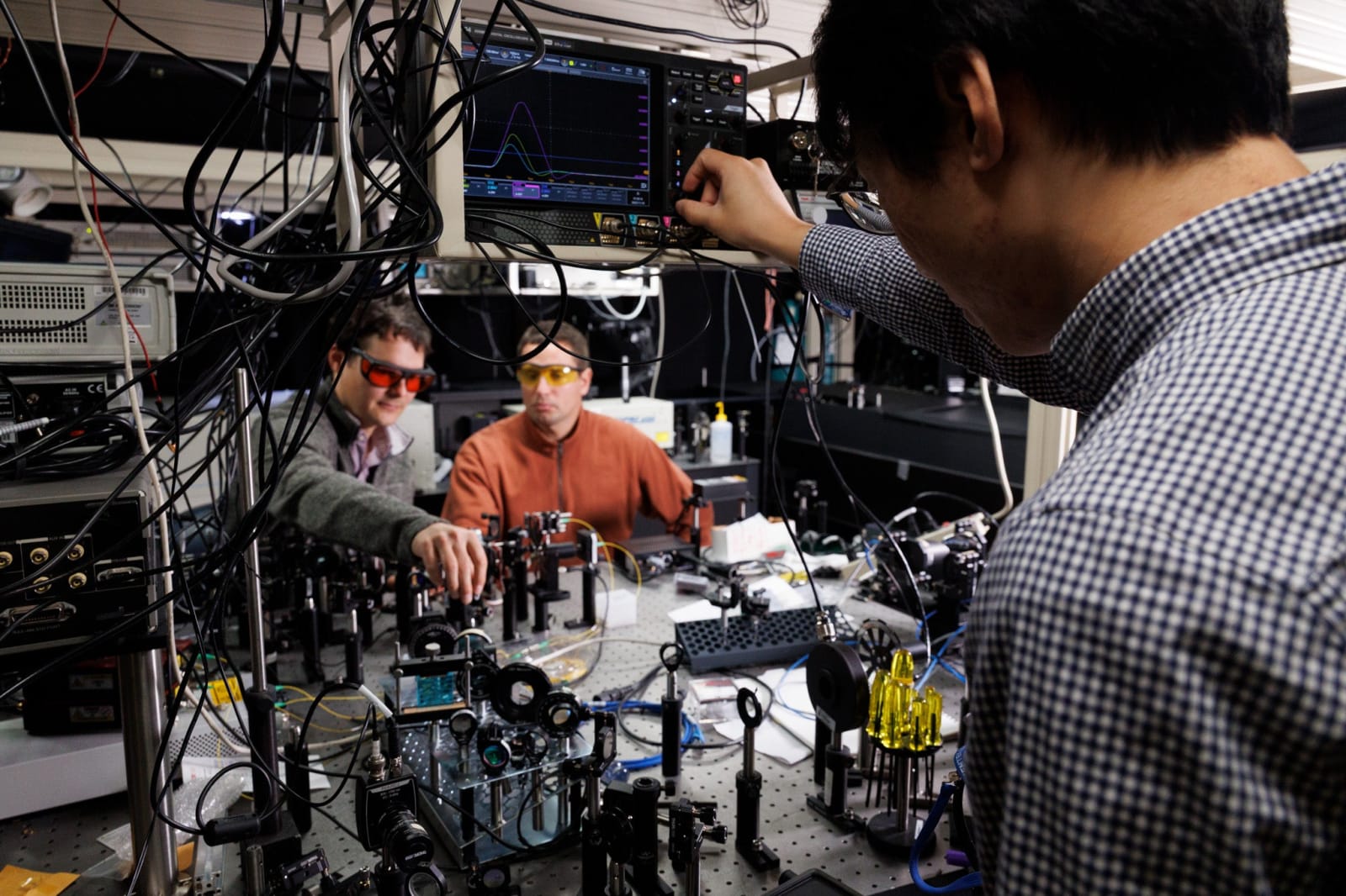 Scientists develop a photonic transistor powered by a single photon