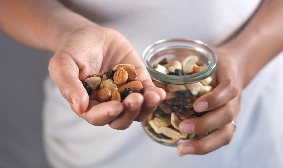 Điều gì xảy ra khi ăn 30 gram hạt mỗi ngày?
