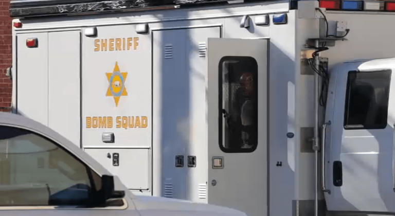 Bomb squad responds to suspicious item investigation in Glendale