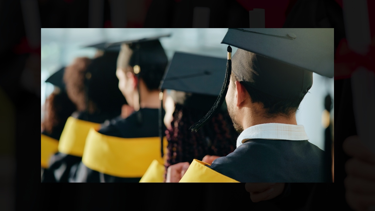 11 college degrees that leave US graduates broke and jobless