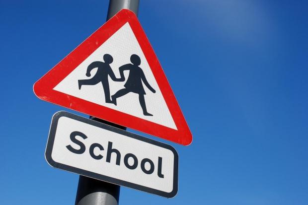 Big primary school shuts suddenly and apologises to parents