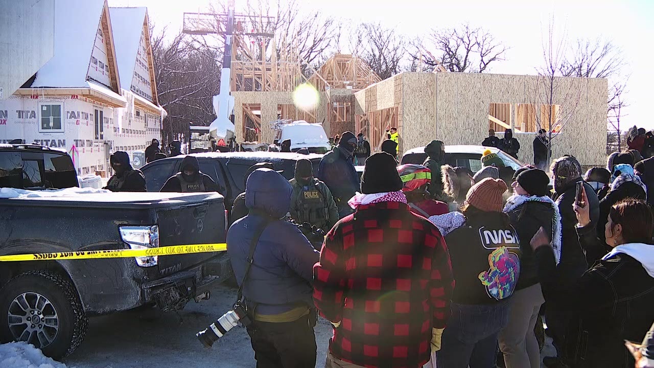 Workers urge homebuilder to prevent ICE at construction sites without ...