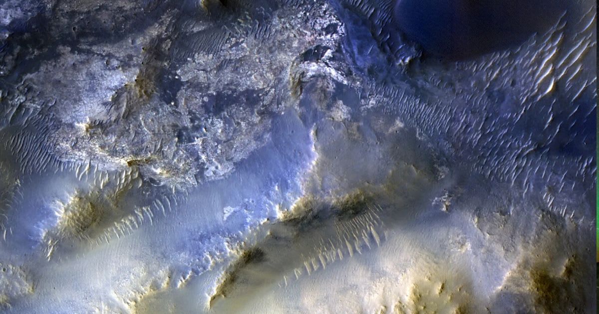 NASA’s Mars orbiter hits historic 100,000-image mark thanks to its ...