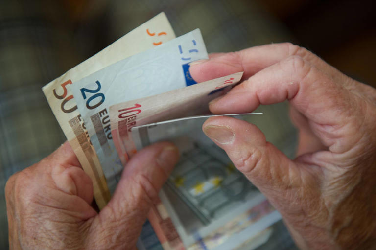 Social welfare Christmas surprise as thousands to get double payment ...
