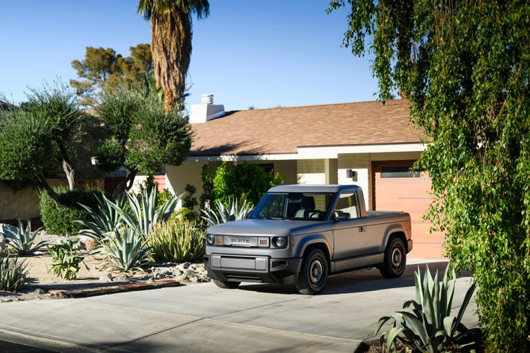Bezos-backed Slate Auto hires new, ex-Amazon CEO