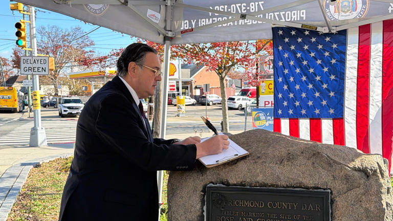 Mamdani's NYC win sparks secession talk by Staten Island Republicans