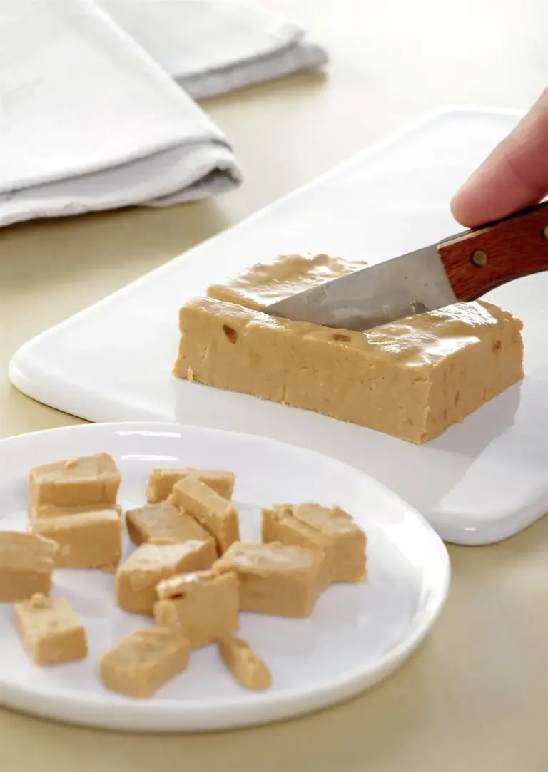 Tarta de turrón blando: el postre cremoso que hará magia