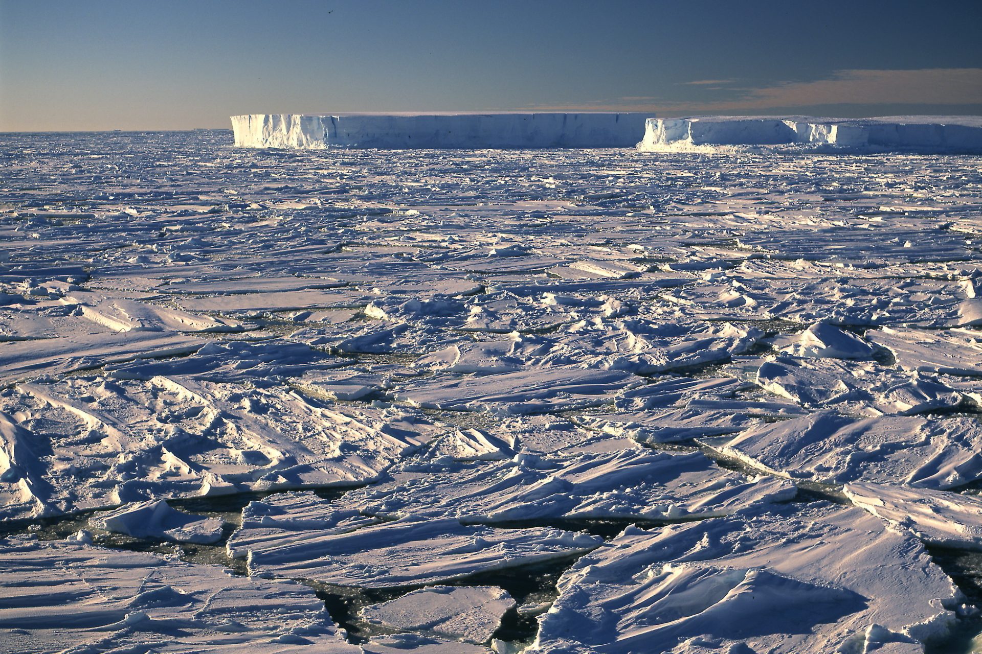 Climate change: melting ice sheets could facilitate global trade