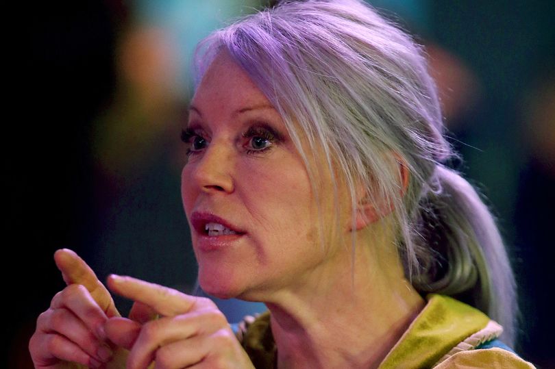 Soccer AM stunner Helen Chamberlain dated darts star before he wed ...
