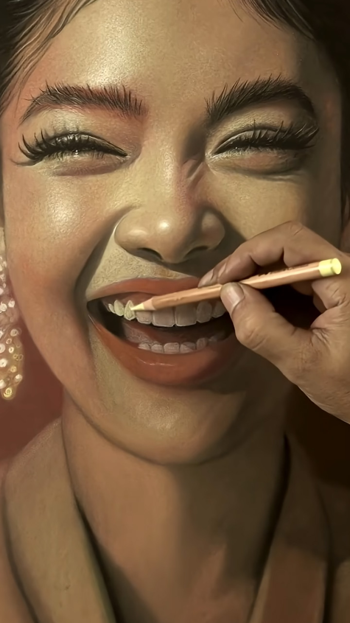 Breathtaking hyper realism art built with patience and skill